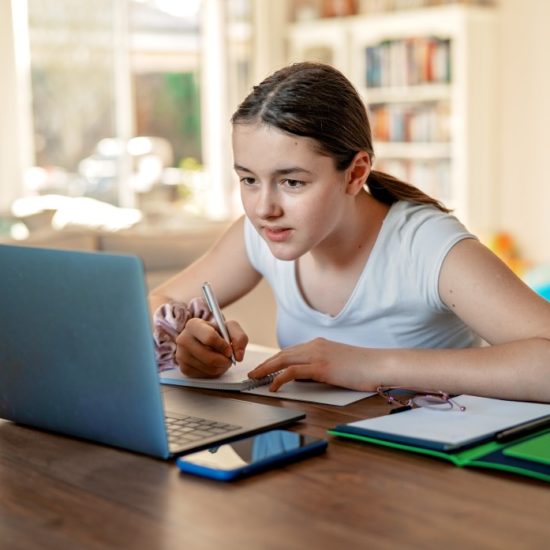 Online Junior English Lessons - LanguageUK